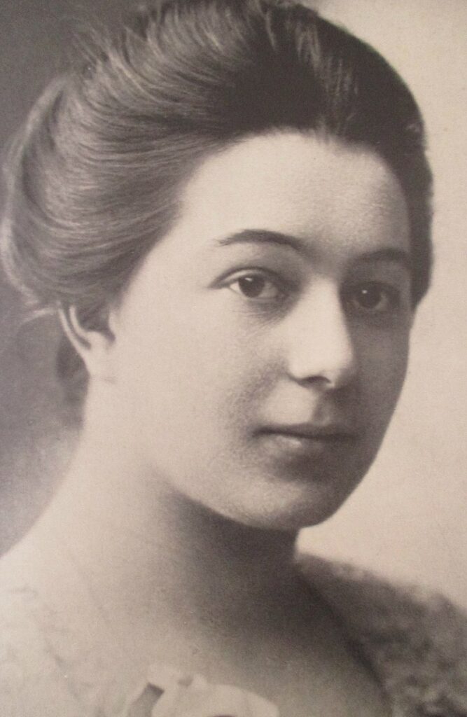 Sonia Delaunay Painter: Pioneer of Abstract Art and Color Theory ...